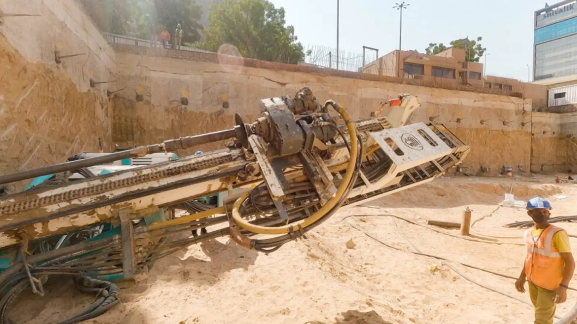 What are retractable anchors? Everything you need to know – Heritage ...